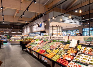 Fresh food lighting . Create well-illuminated food sections - ITAB
