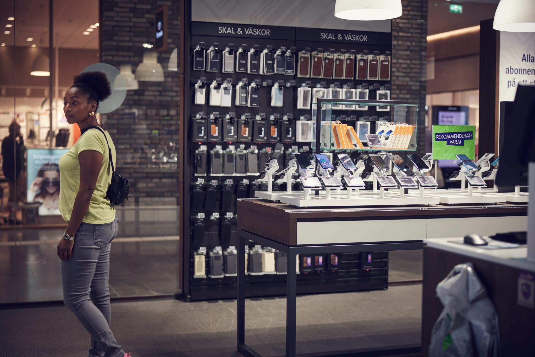 CONSUMENTENGEDRAG BEÏNVLOEDEN IN DE ELEKTROTECHNISCHE RETAIL - ITAB