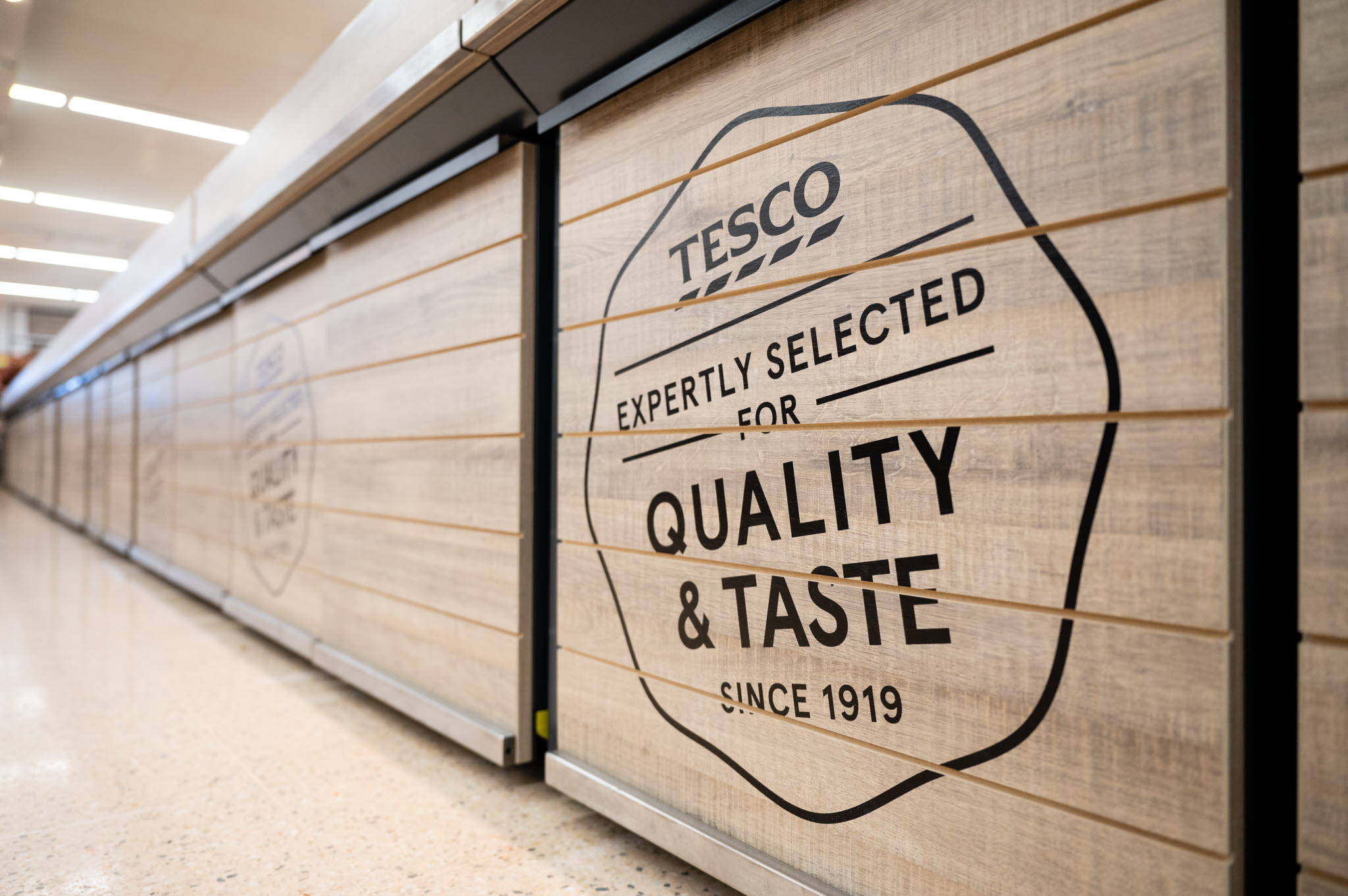 Tesco's Efficiency Boost: Fresh Produce Displays - ITAB